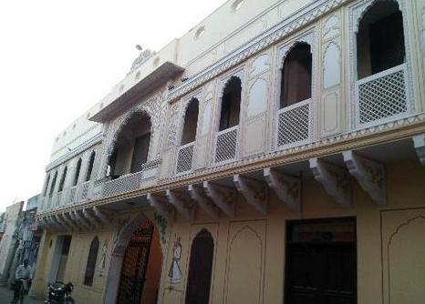 The best place and so close to the old city of Jaipur! - Karma Moments